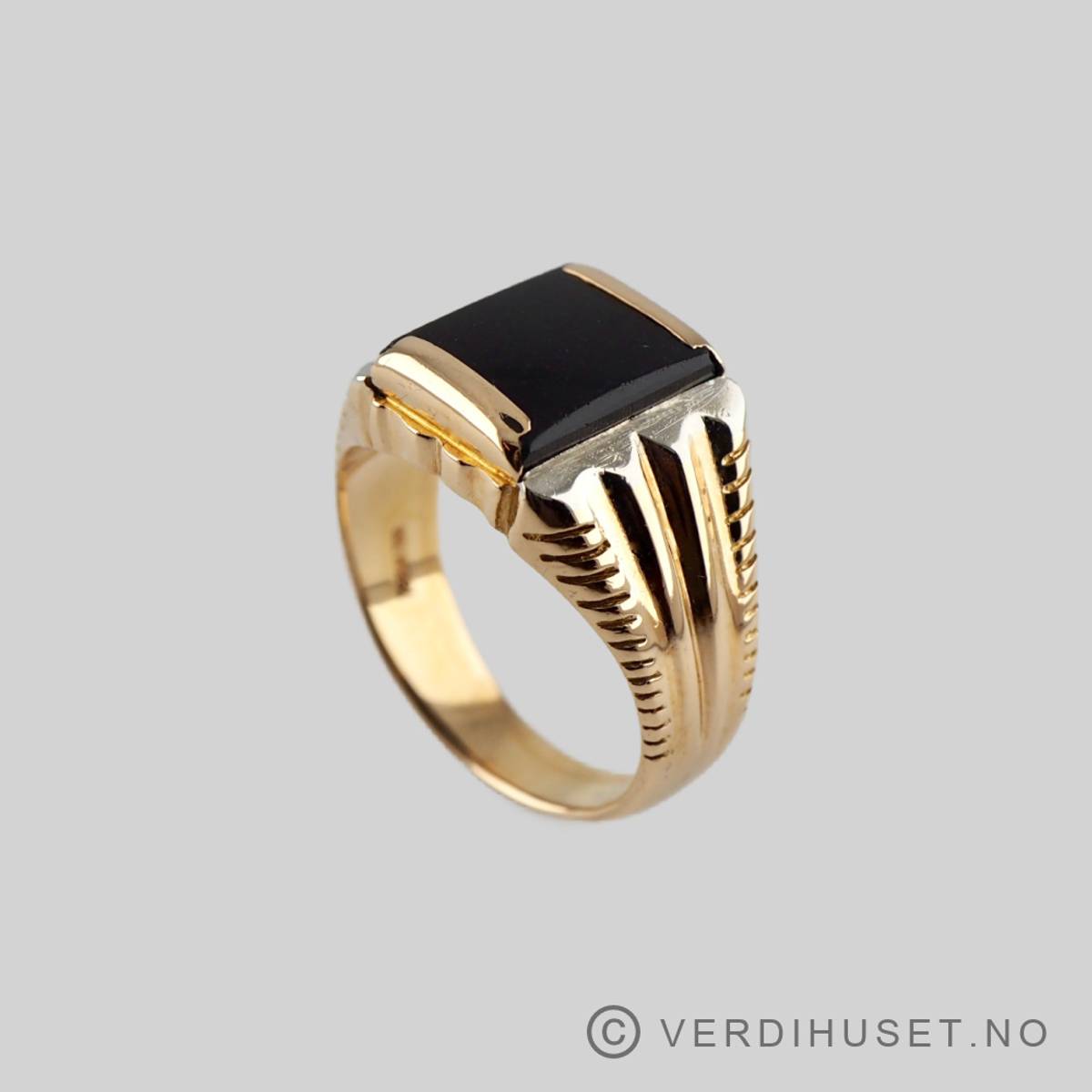 Herre-ring i 18 K gull med sort sten - Verdihuset